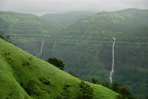 Drive through Varandha Ghat – Places near Pune and Mumbai
